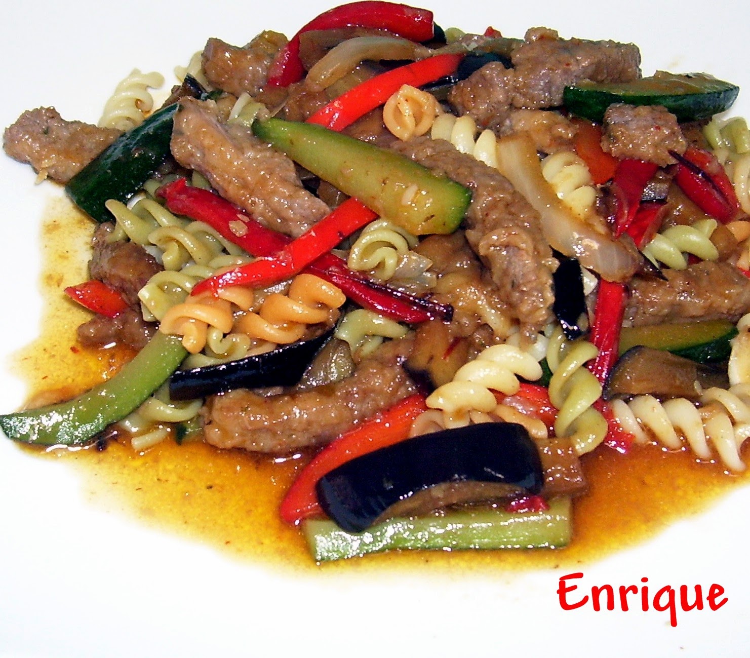 LA COCINA DE ENRIQUE: PASTA CON VERDURAS Y TERNERA