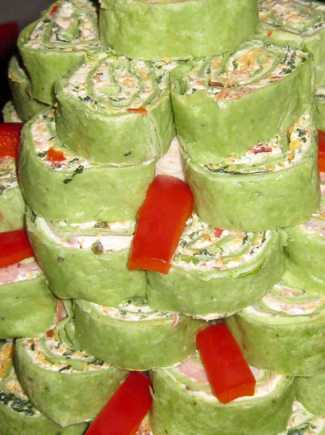 Living on Cloud Nine: SPINACH TORTILLA ROLL-UP TREE
