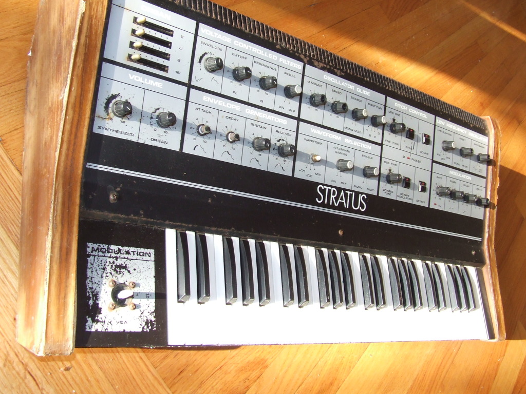 MATRIXSYNTH: Crumar Stratus Analog Synth