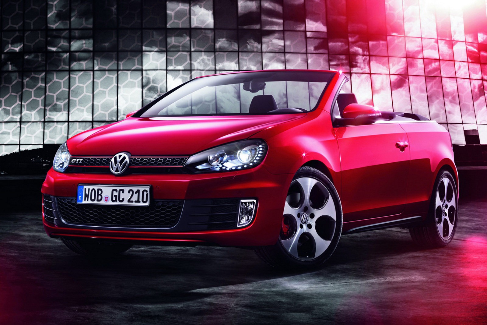 A V T O S V E T N O V I C E: VW GOLF GTI CABRIO