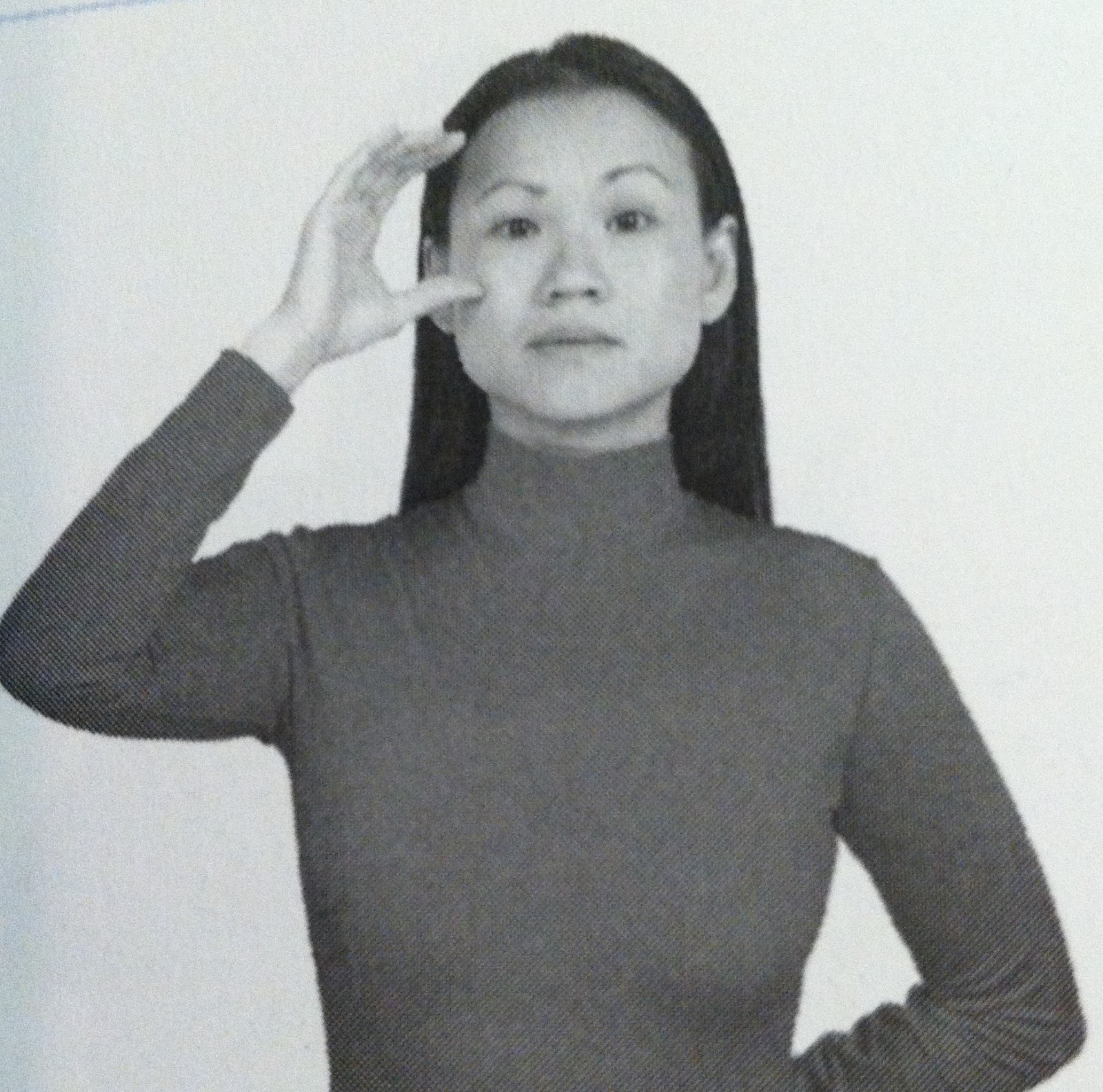 HearMyHands ASL: sign: MOON for What's the Sign Wednesday