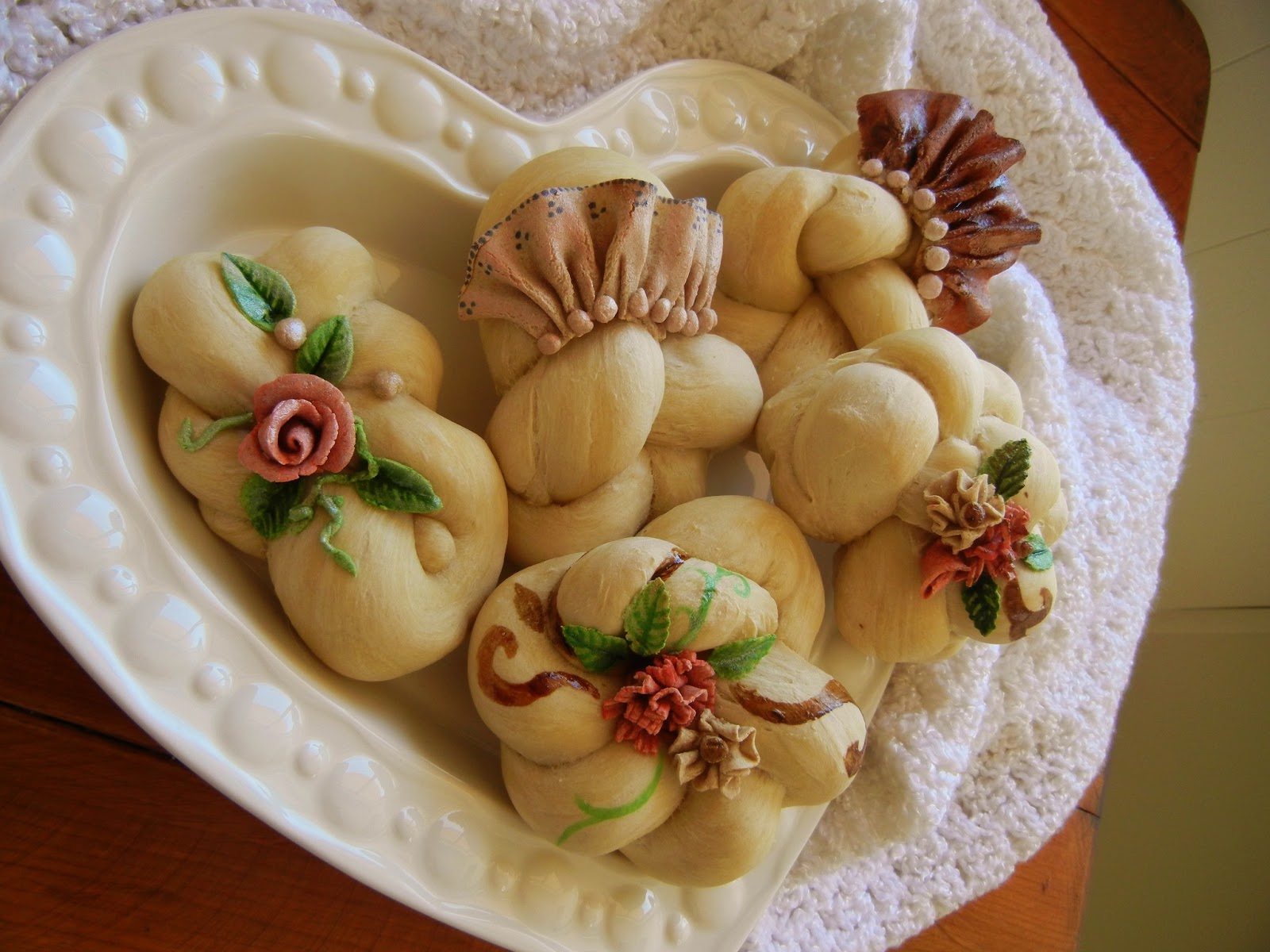 Chef Tess Bakeresse: Spring Time Mother's Day Bread Class with Lin Sue Cooney