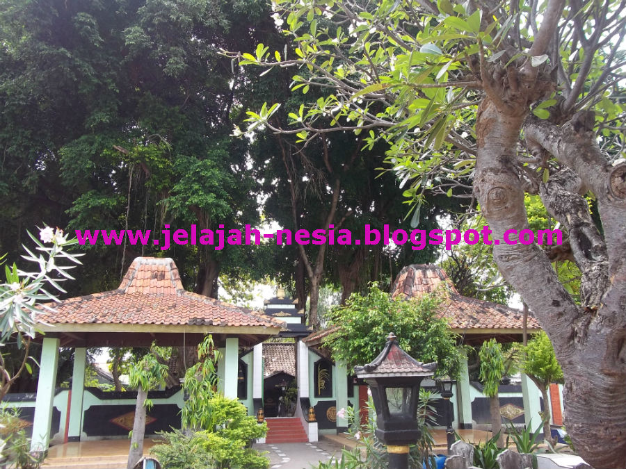 Misteri Tentang Makam Ronggolawe di Tuban - Kompasiana.com