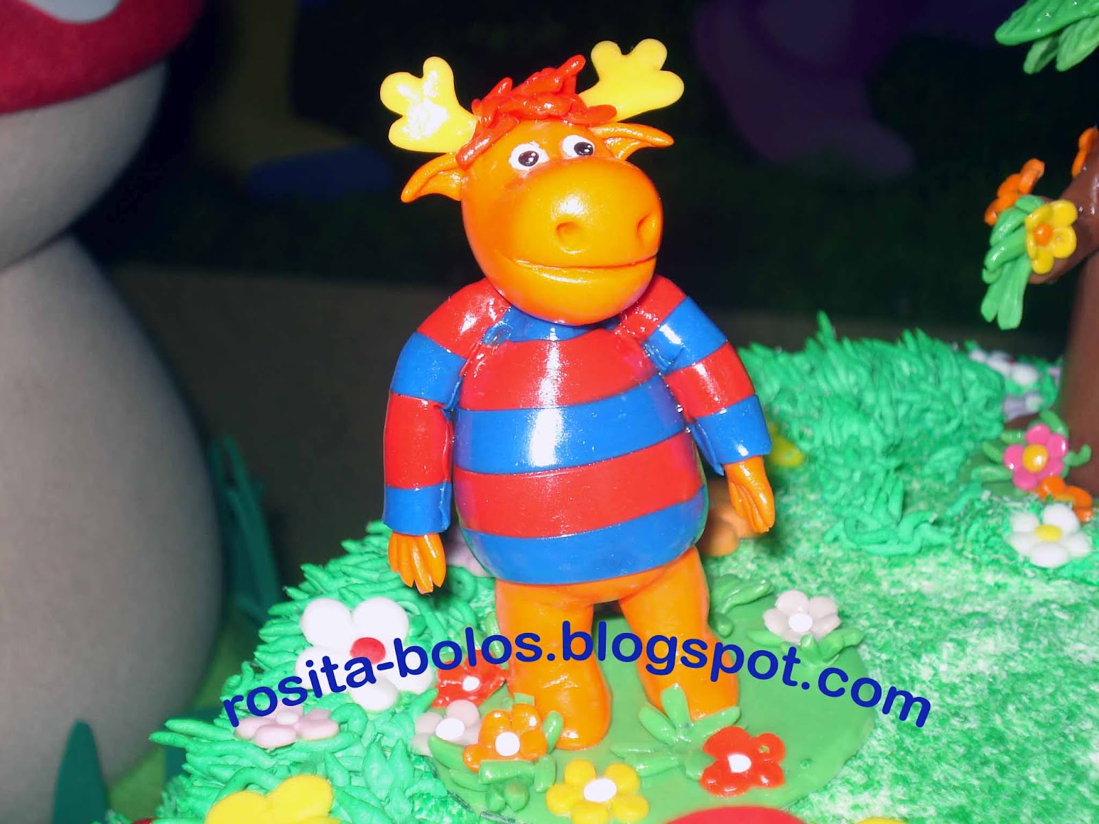 Blog da Rosita: BOLO BACKYARDIGANS ( MASSA CHOCOLATE , RECHEIO DE SONHO DE VALSA, COBERTURA ...