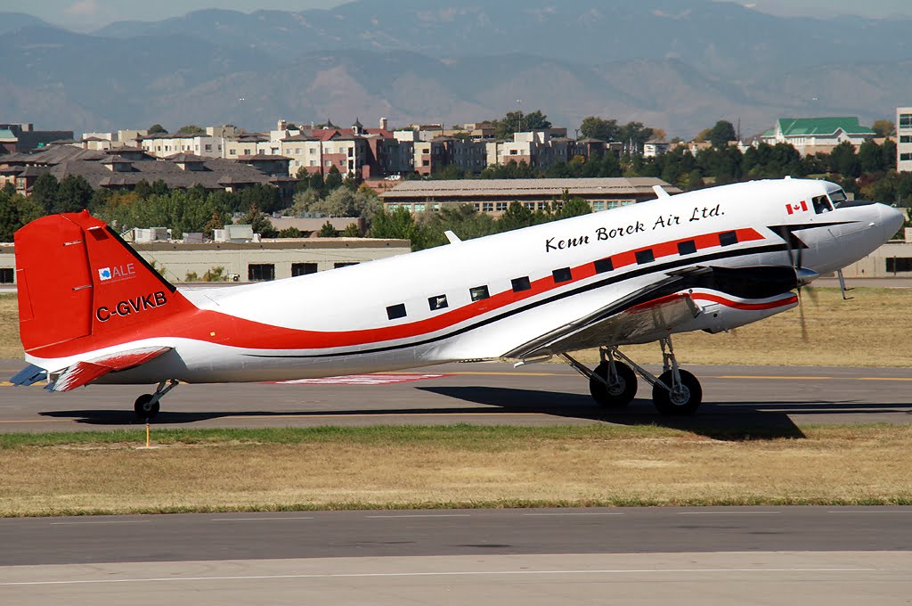 Aero Pacific Flightlines: Classic encounter at Denver Centennial ...