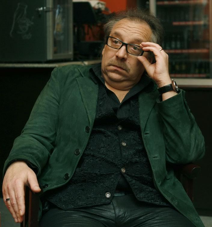 Bajor a csőd szélén - Magazin