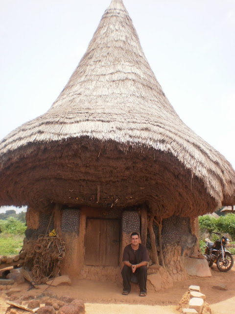 KORHOGOTIK: NIOFOIN: AL CORAZÓN DEL PAÍS SENUFO