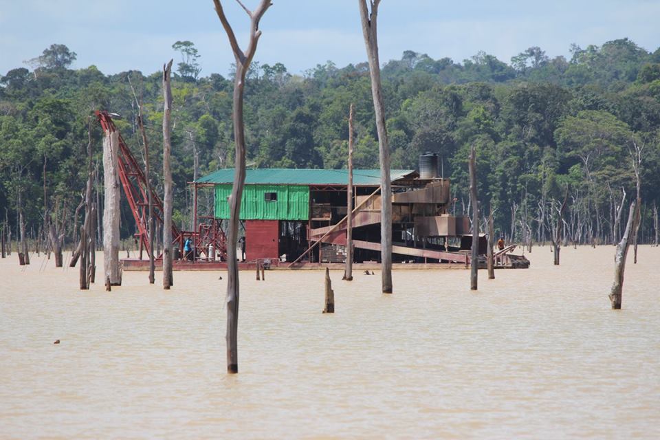 Goudwinning in Suriname: Drie eigenaren scalians mogen toch, in de ...