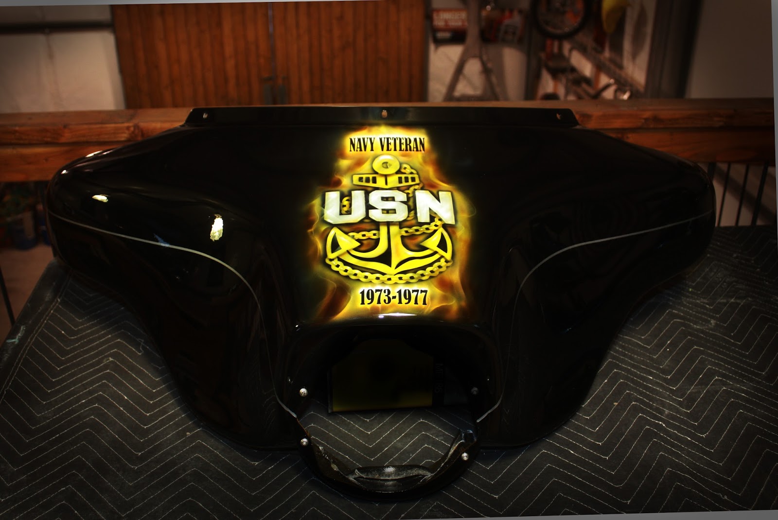 Online Motorcycle Paint Shop: US Navy Veteran in gold and silver on ...