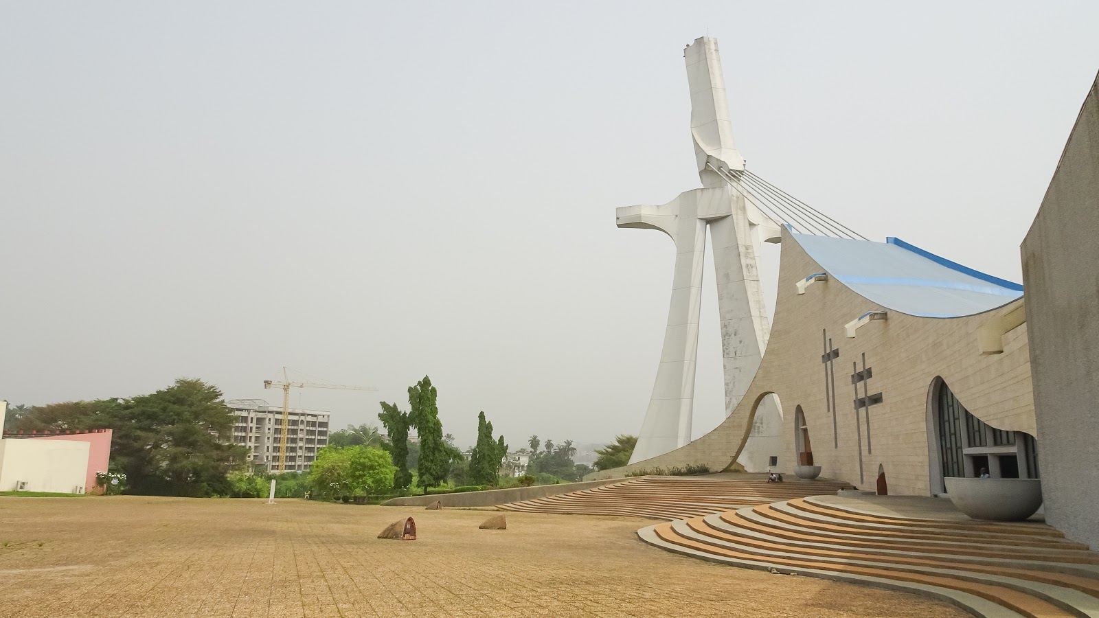 Ivory Coast - Visit the world's largest church - Sven's Travel Venues