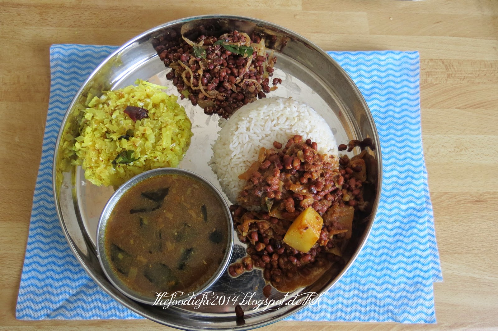 Amu's - The Foodie Fix: Rajma & Potato Curry(Thatampairu Urulai Kulambu)