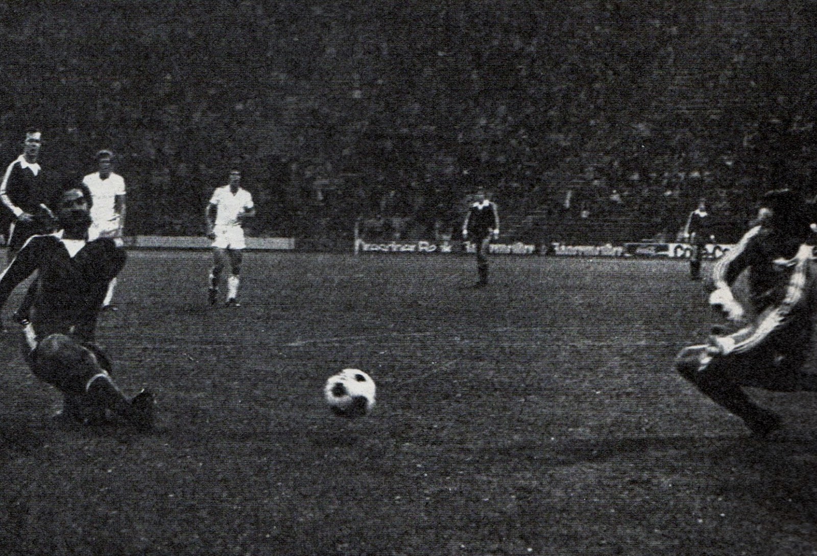 Soccer Nostalgia: UEFA Super Cup- Part Four (Anderlecht vs. Bayern ...