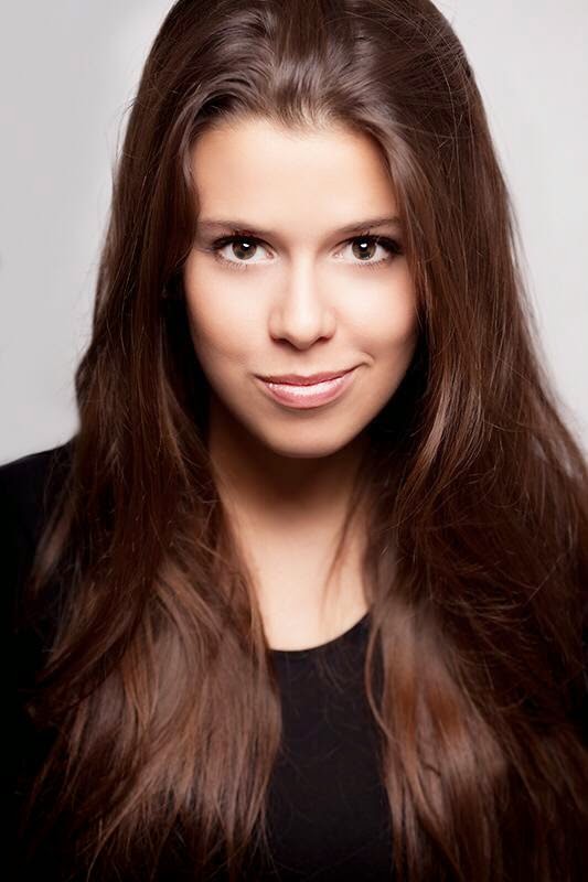 AVANGARDA MAGAZINE „w szafie” GWIAZD vol. 3 – aktorka, Monika Mazur ...