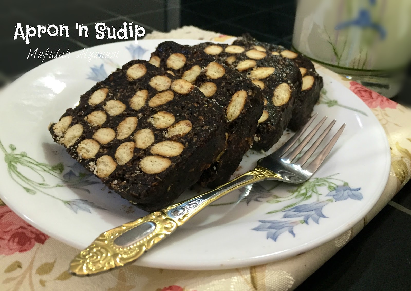 Apron 'n Sudip: Kek Batik Biskut Jejari