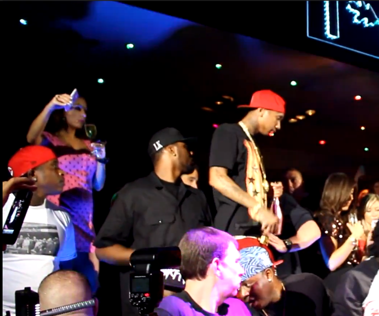 Male Celebrity Saggers (welcome to my eyes): TYGA IS PACKING