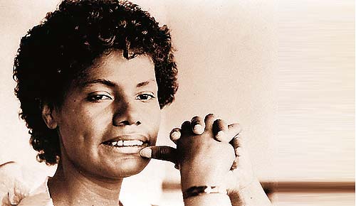 Mujerícolas: María Elena Moyano. "Madre Coraje"