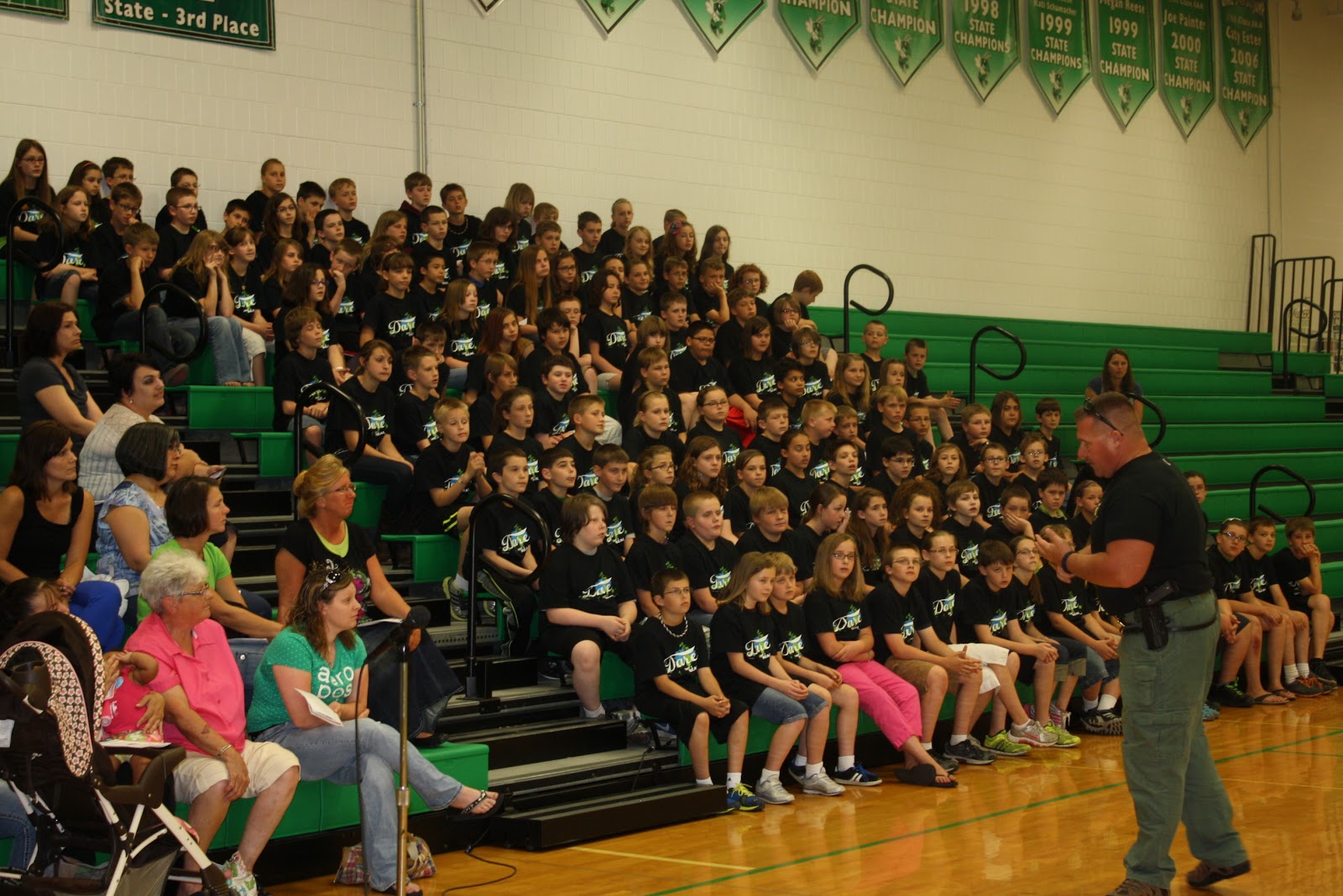 Eureka Middle School Buzz: DARE Graduation for 5th Graders