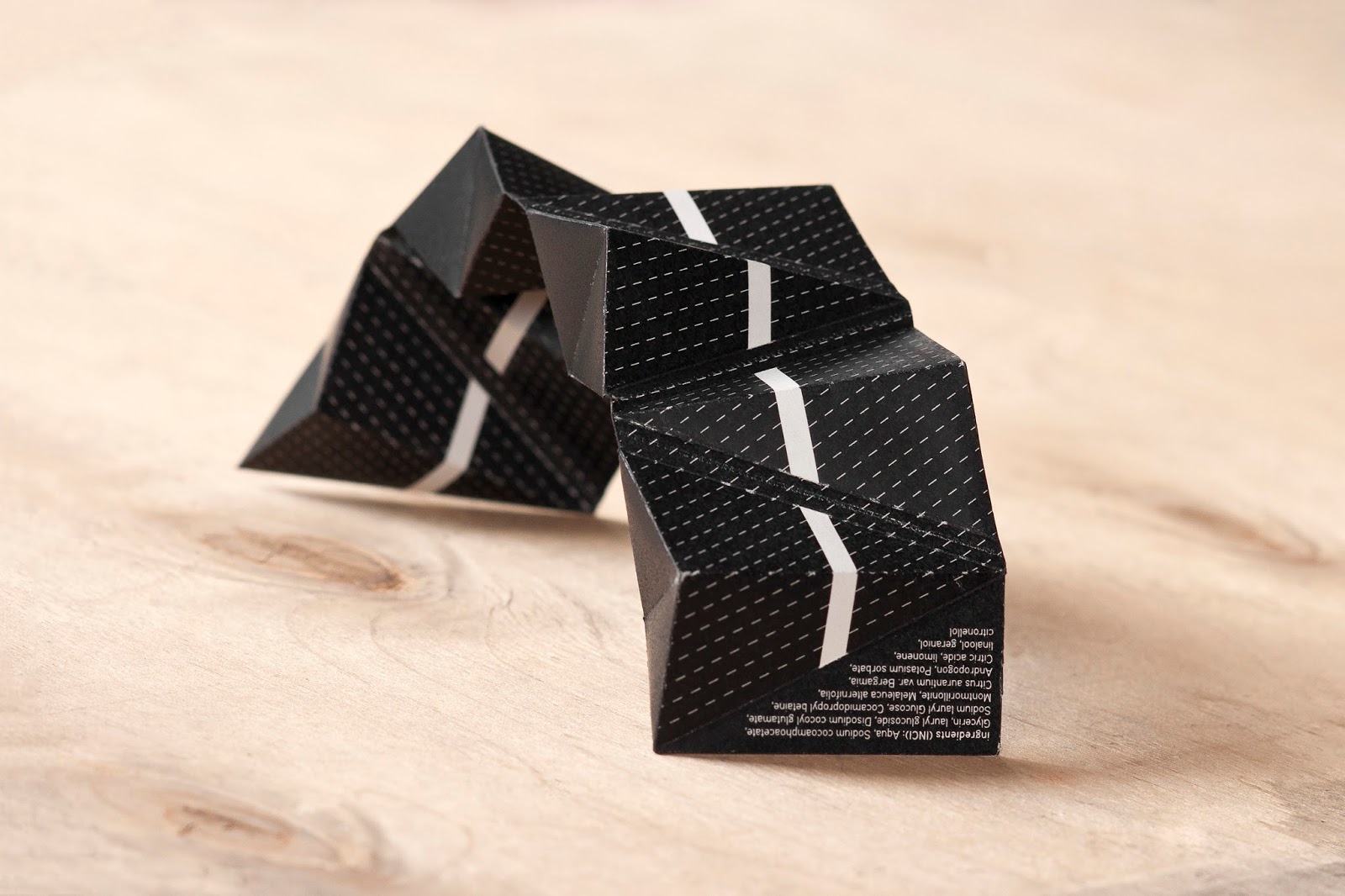 U SHAPE (Student Project) – Packaging Of The World