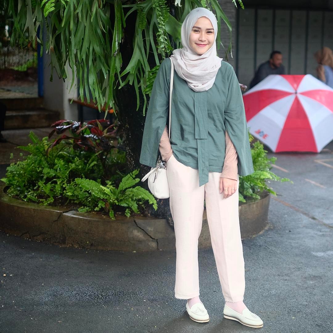 25+ Inspirasi OOTD Hijab ala Selebgram Terbaru