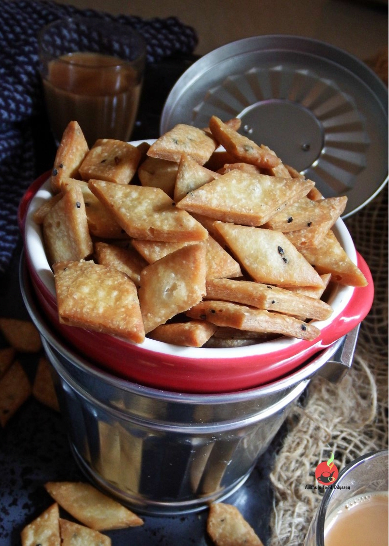 Namak Paarey | Indian Salted Fried Crackers