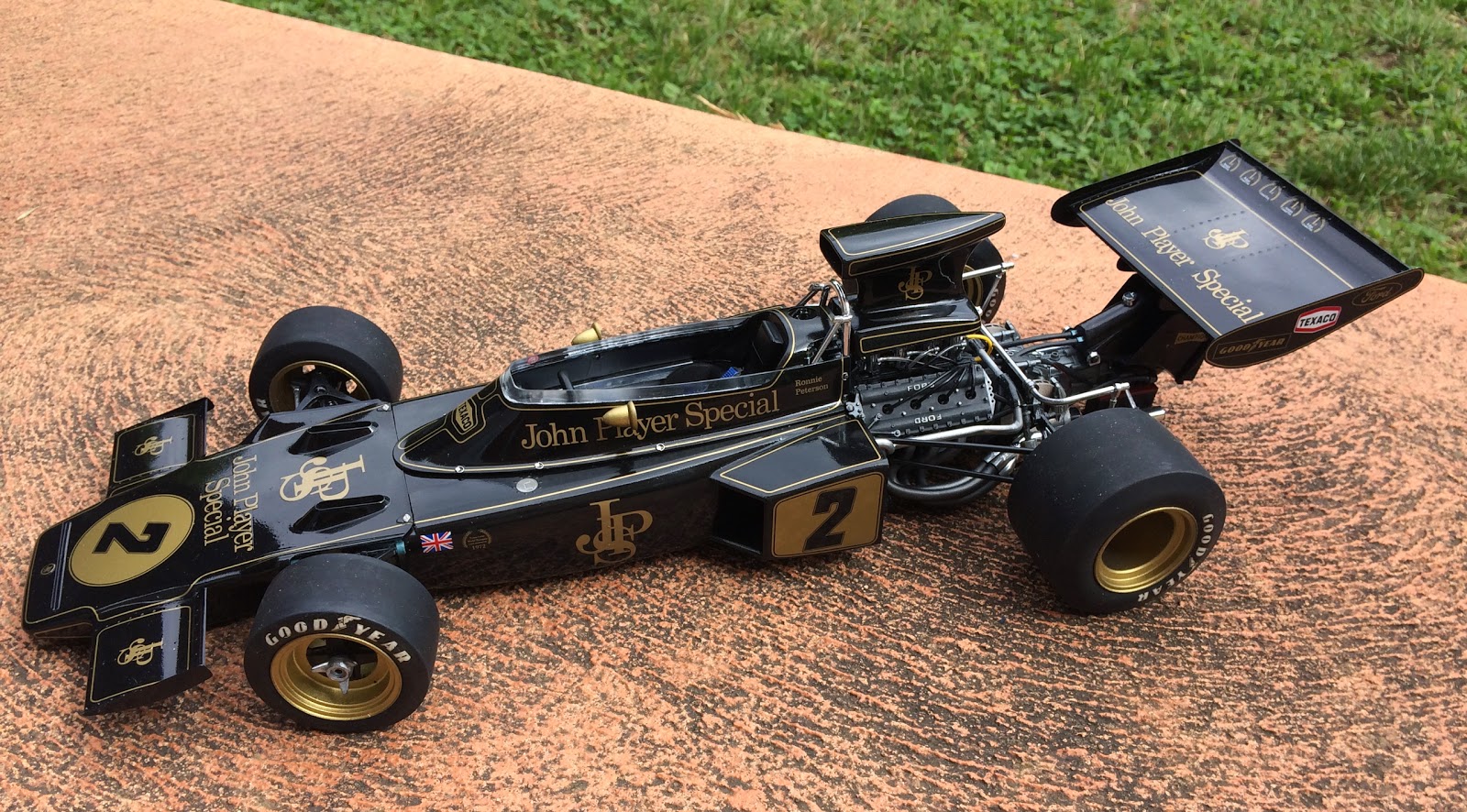 Tamiya 1/12 F1 Lotus 72d JPS Model Build Log