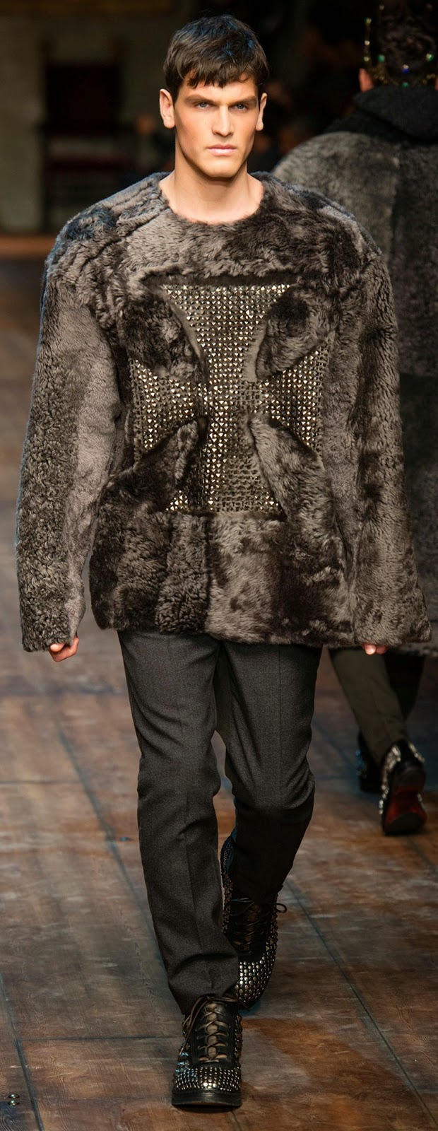 ESTO ES MODA: EL HOMBRE CUANTO MÁS PELUDO, MÁS HERMOSO.