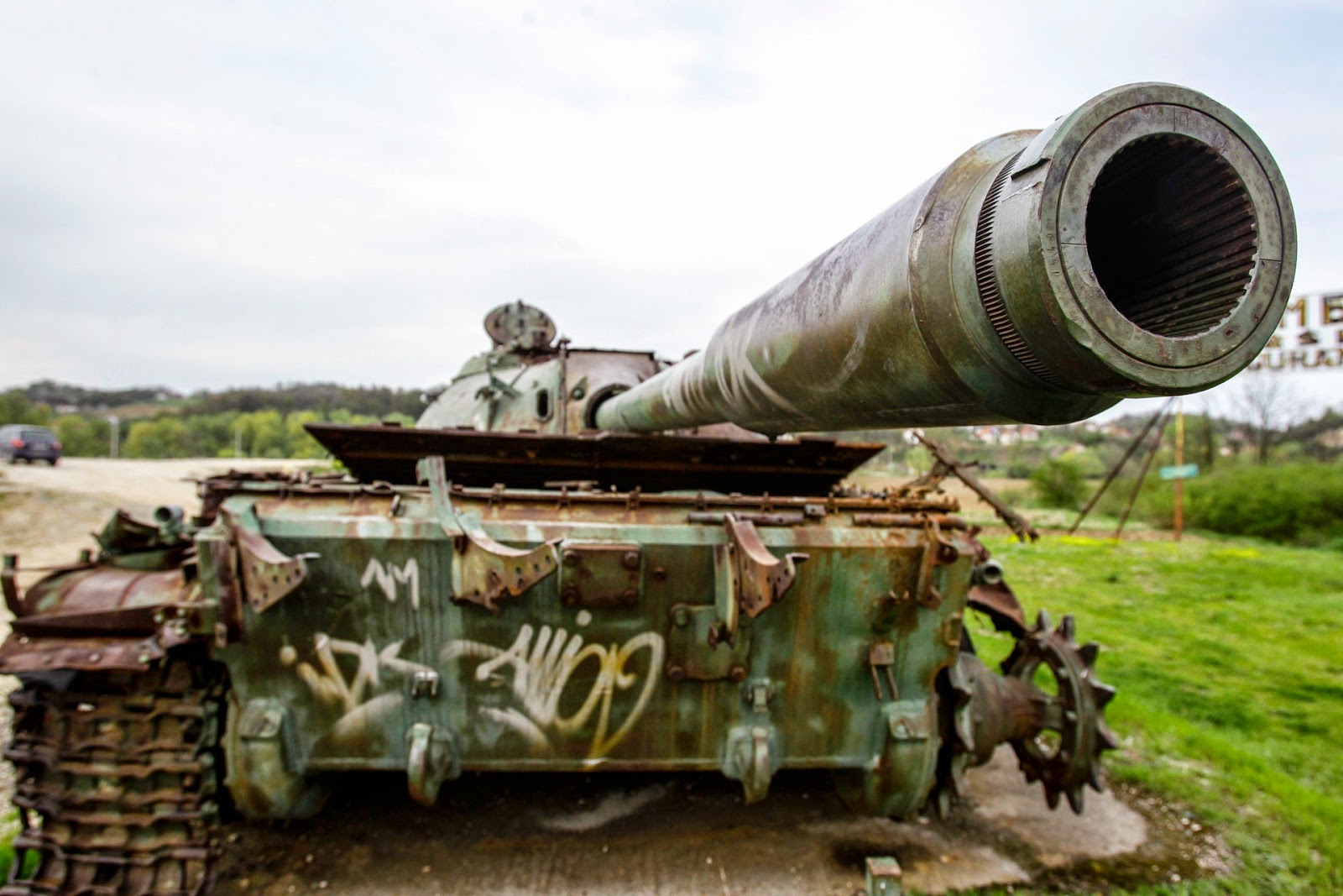 Groblje Tenkova, Simbol Hrabrosti ( 92-95 )