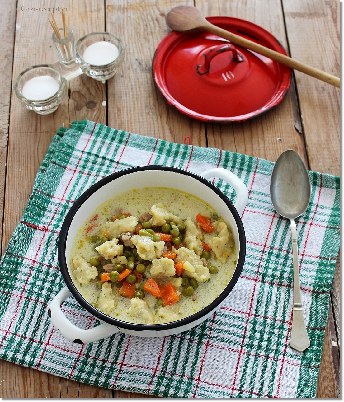 Gizi-receptjei: Hétvégi receptajánló!!! Tejfölös-tárkonyos raguleves.