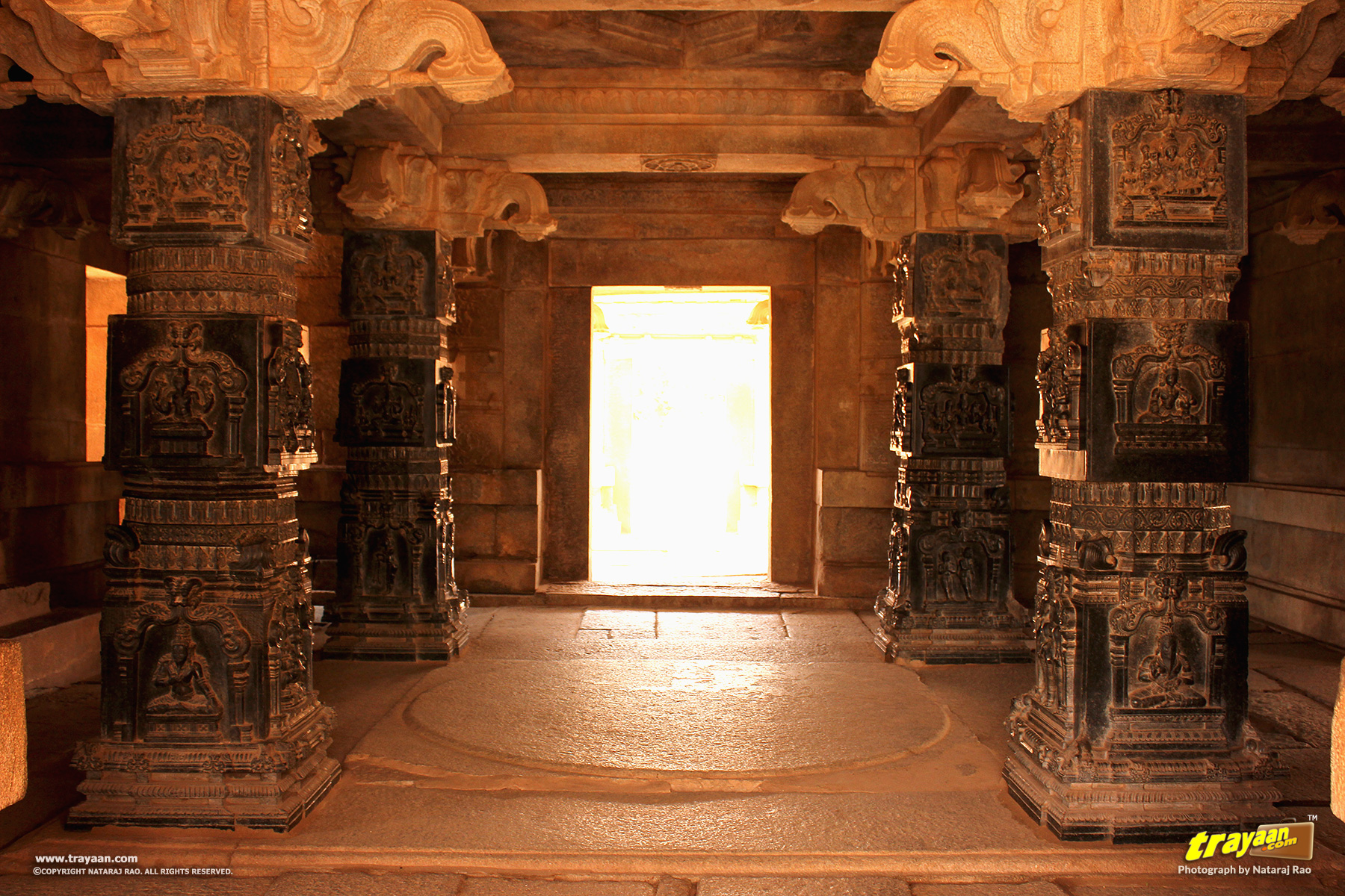 Hampi - Remnants and ruins of glorious Vijayanagara - Part 4 - Trayaan