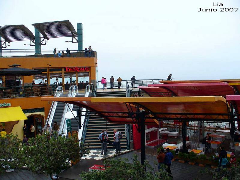 Centro Comercial "Larcomar" - Miraflores - Lima - Perú