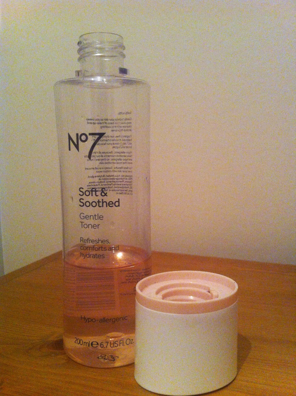 Alarah: No7 Soft & Soothed Gentle Toner | Review