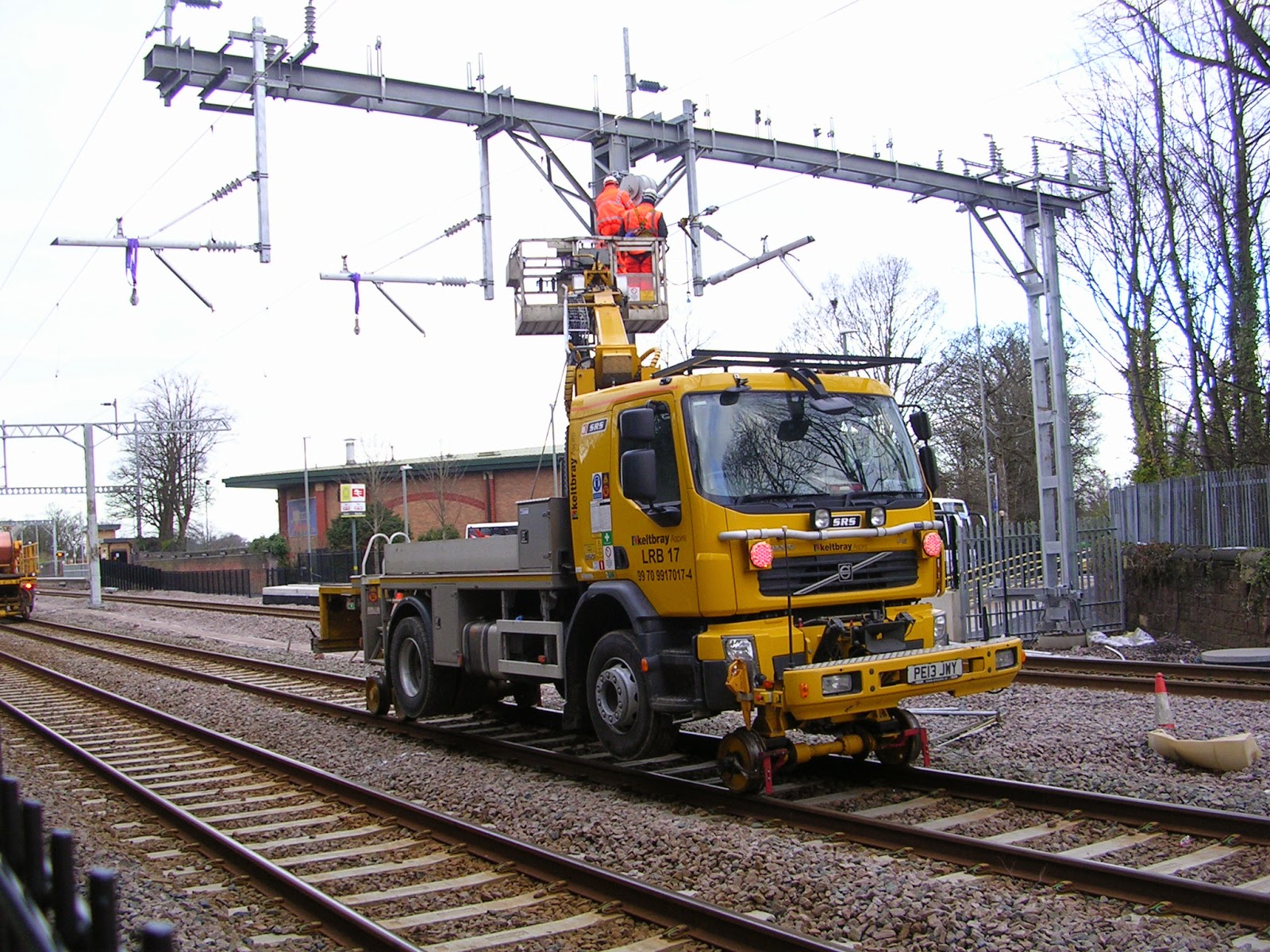 Northwest Sparks News: Wiring at Huyton Junction