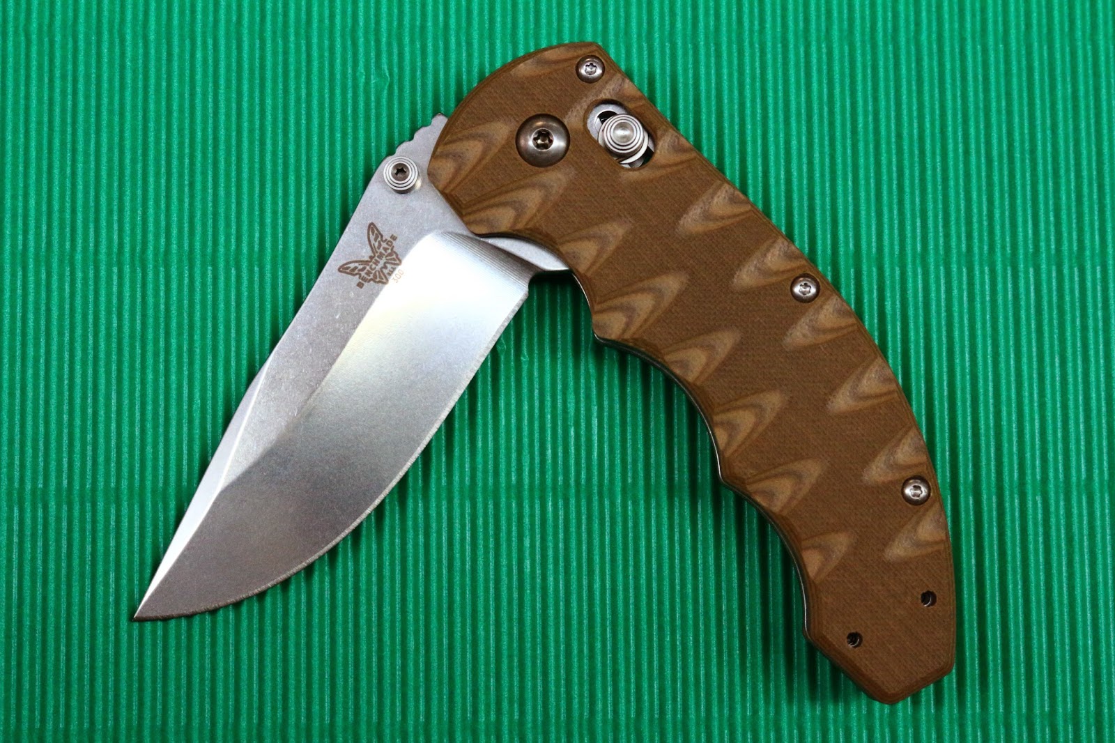 ARMAS BLANCAS 66: - BENCHMADE 300SN