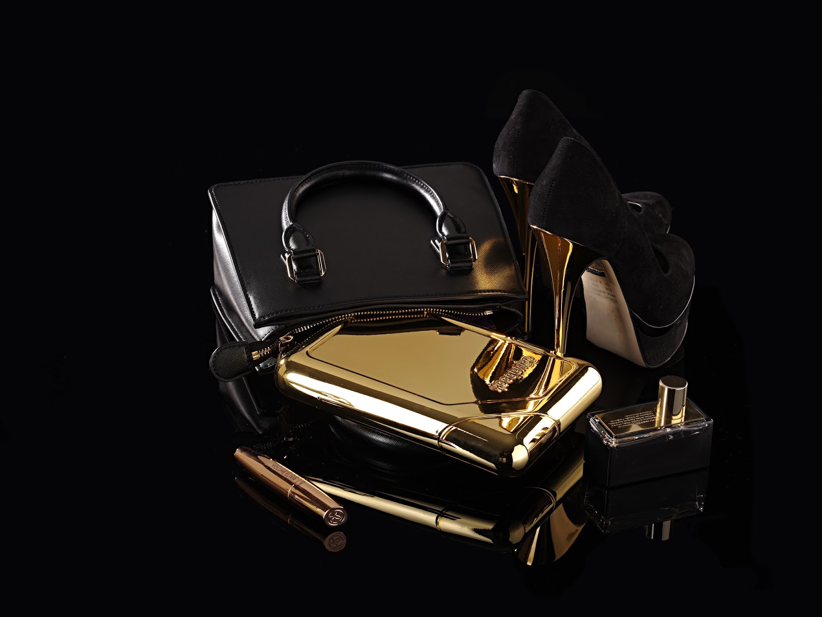 The Aquabook - Stay Hydrated with Style!