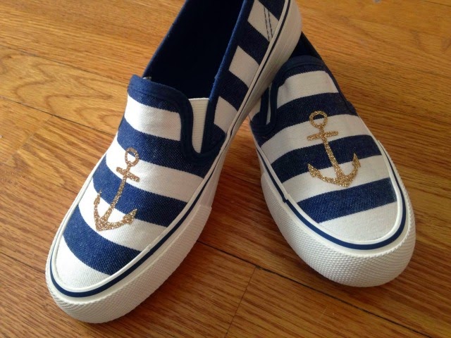 How to Add HTV to Shoes! (Silhouette Tutorial) - Silhouette School