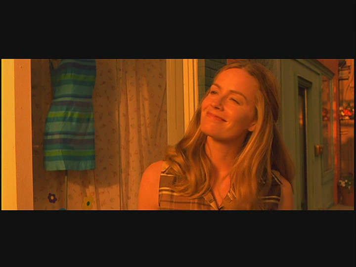 "Leo" (2002) screen caps