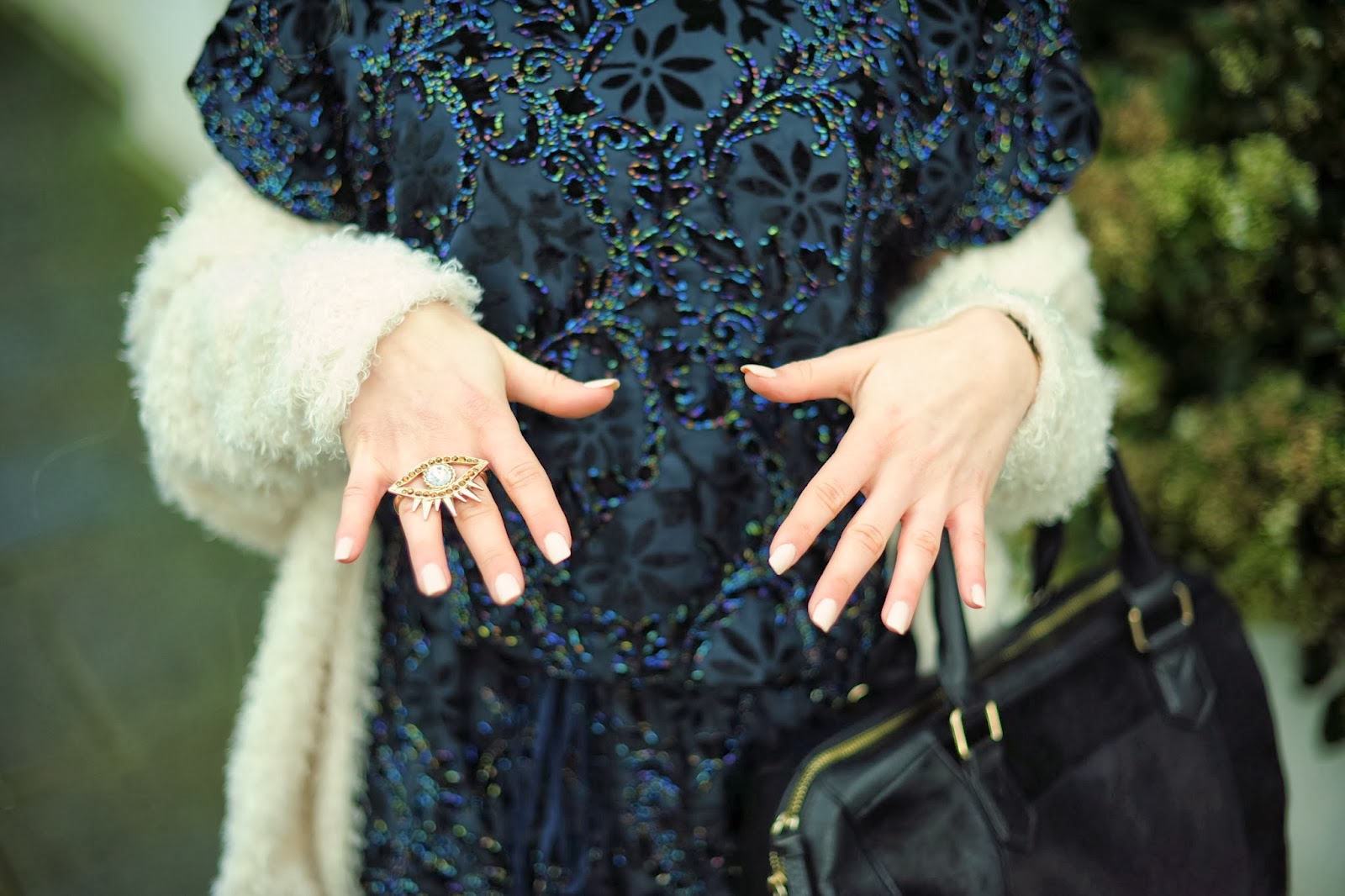 Chelsea Charm | helloomonica