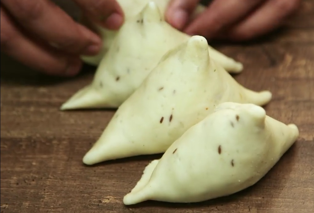 How to make Samosa at Home | Step by Step Easy Recipe ~ CheckMyRecipe