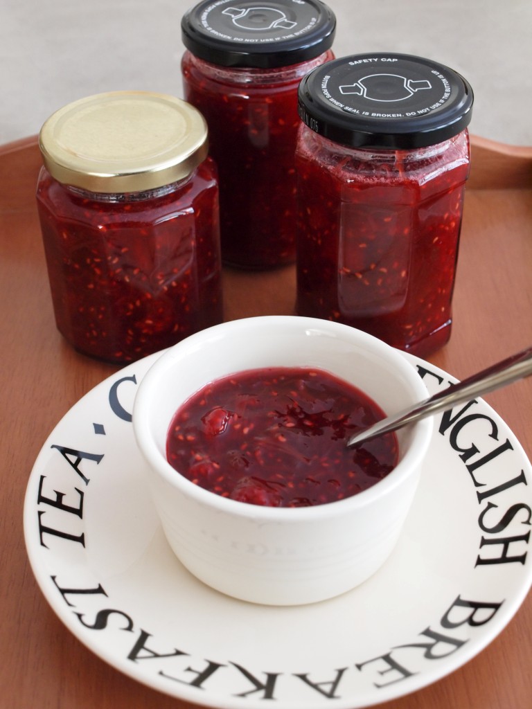Simply Veggie: Rhubarb and Raspberry Jam