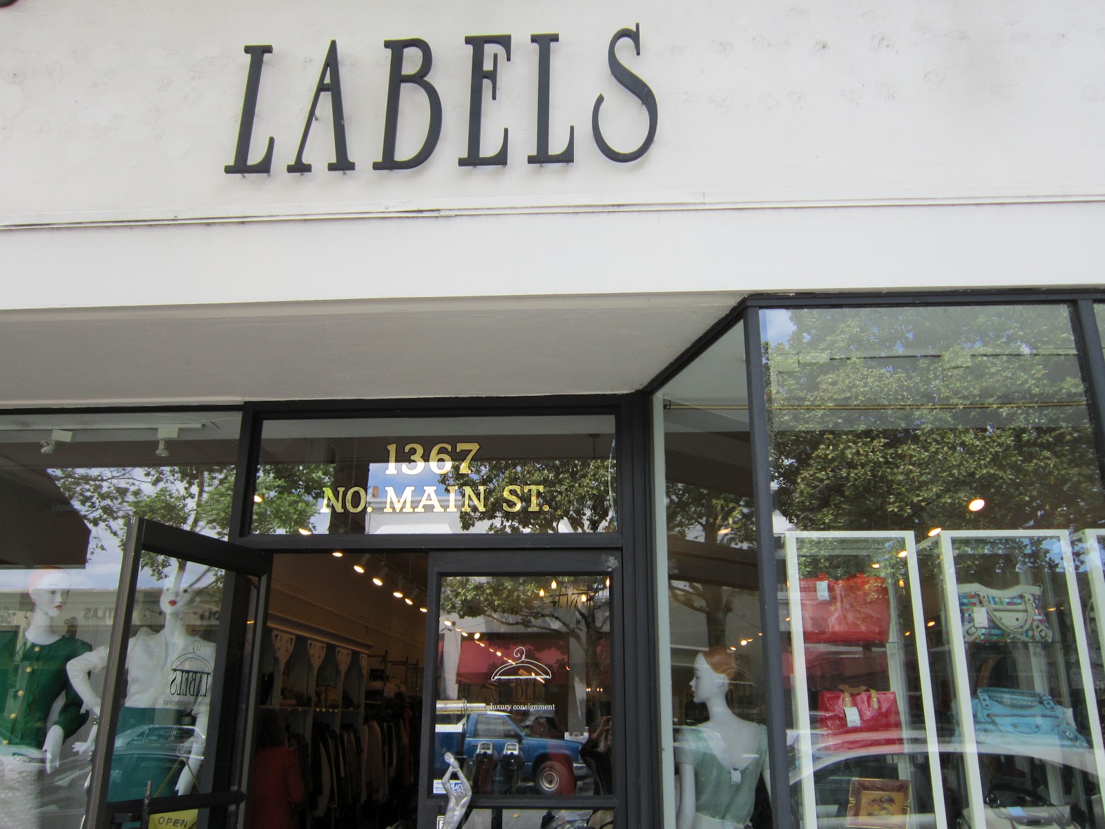 Toni's Vintage Trips: Thrift Store Hunting in Walnut Creek, CA