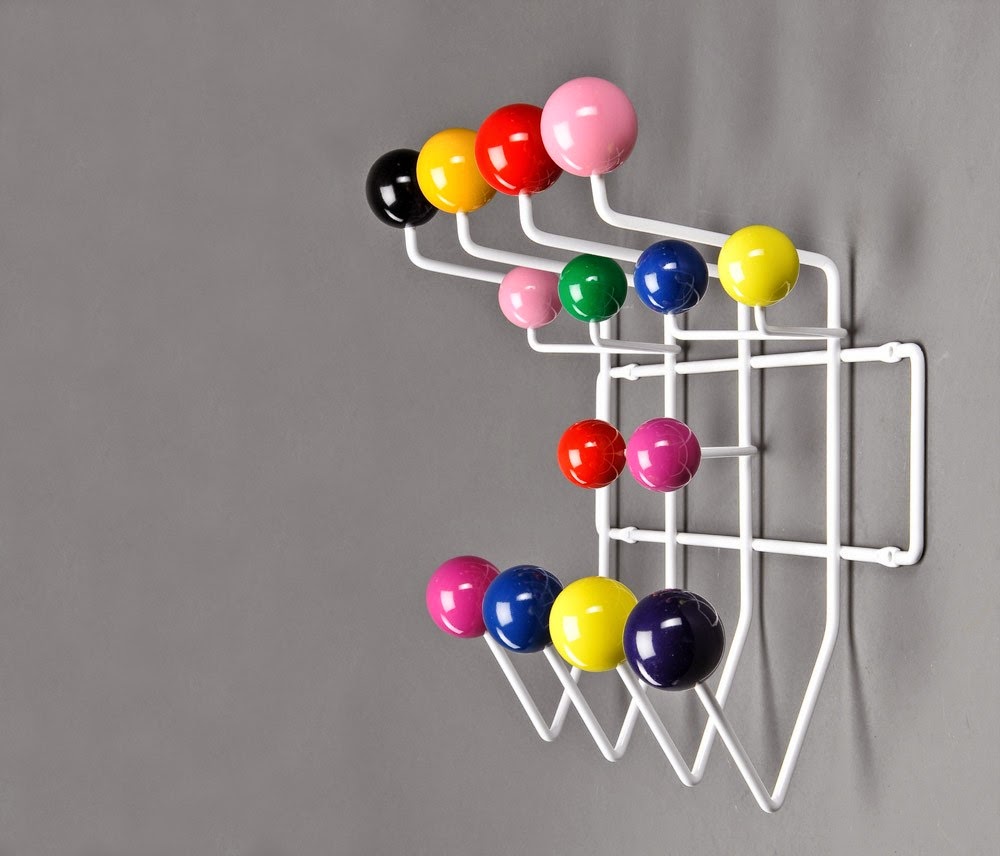 Moobil Design: CABIDEIRO HANG IT ALL DE CHARLES E RAY EAMES