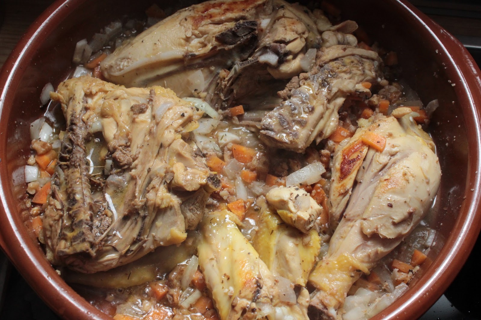 Alrededor de la cocina: Pollo de corral guisado