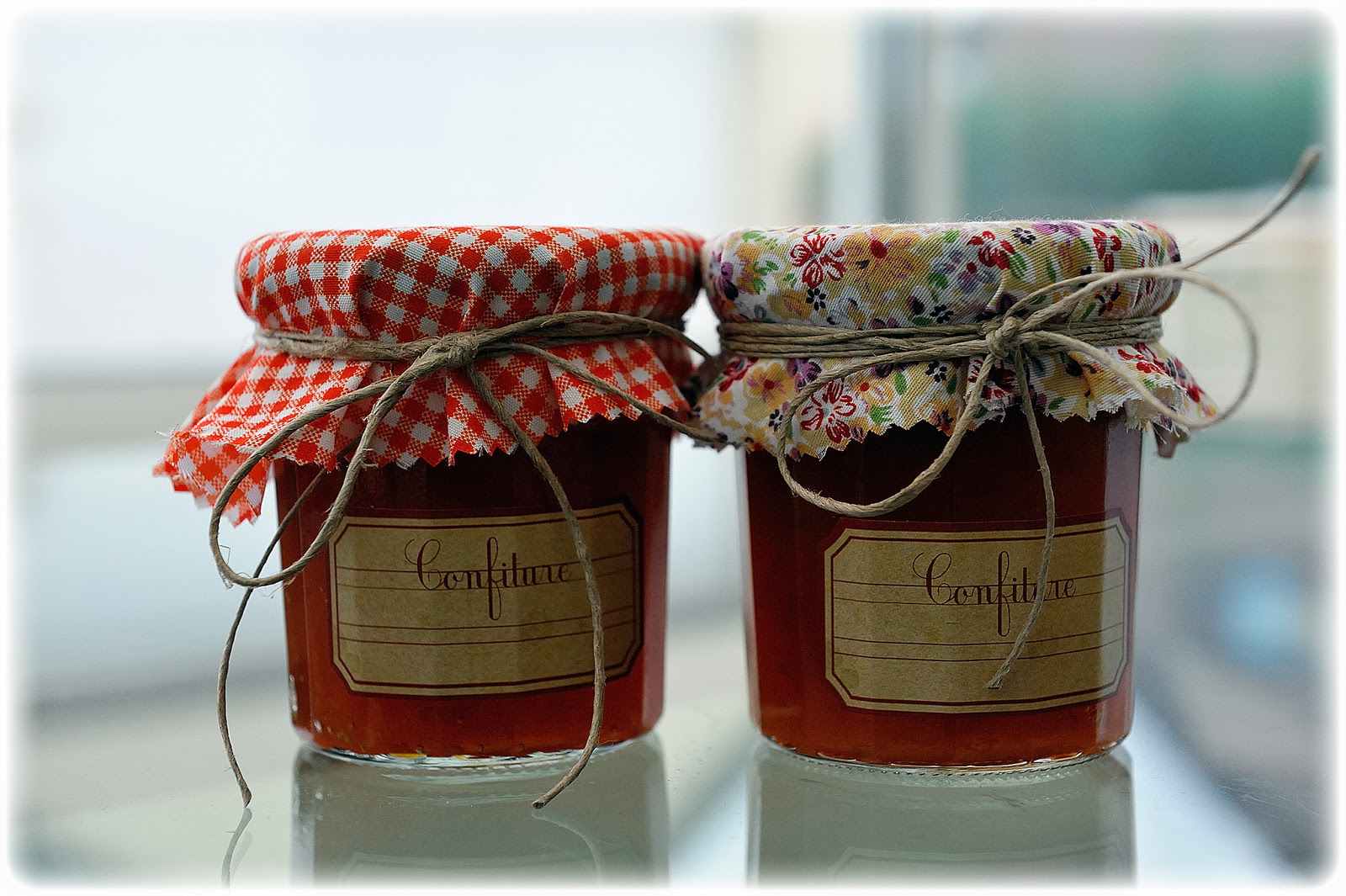 Marjo (dans ma bulle...): Petits pots de confiture maison........