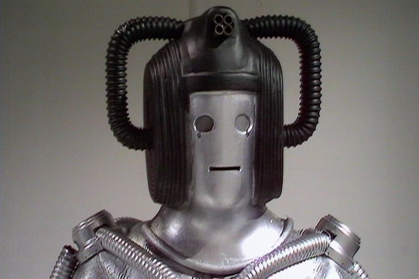 Doux Reviews: Doctor Who: Revenge of the Cybermen