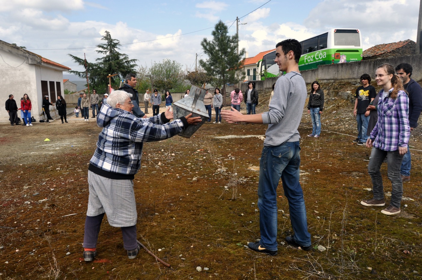 Arquivo de Memória do Vale do Côa: Tarde de jogos tradicionais no Orgal