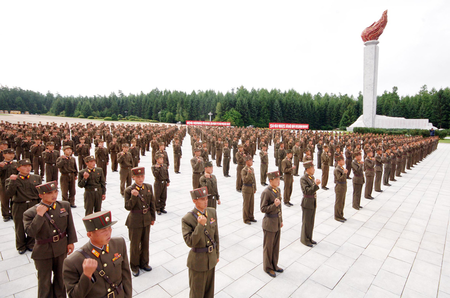 Anglo-People's Korea/Songun: Glory to the Korean People's Army on the ...