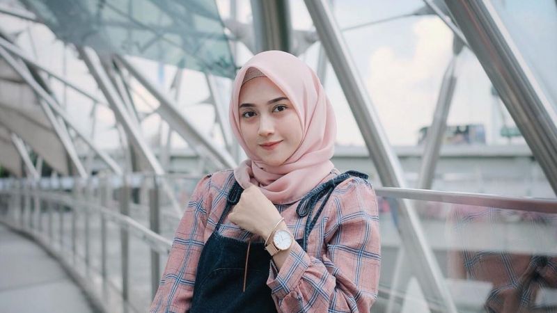 Rangkuman Twitter dan Facebook