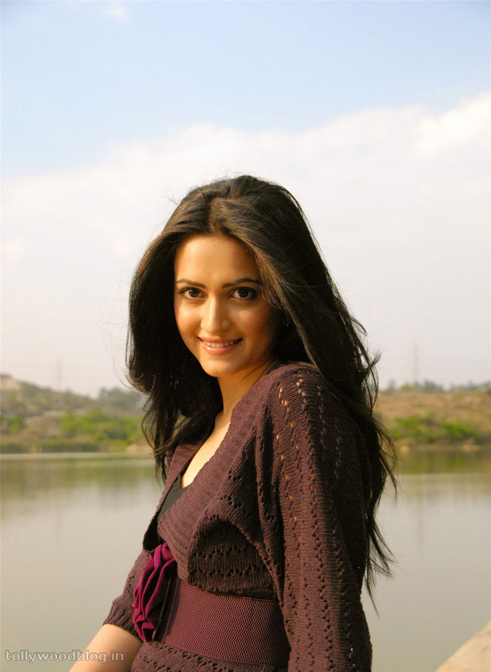 Kruthi Kharabandha Hot Photos Portfolio Stills