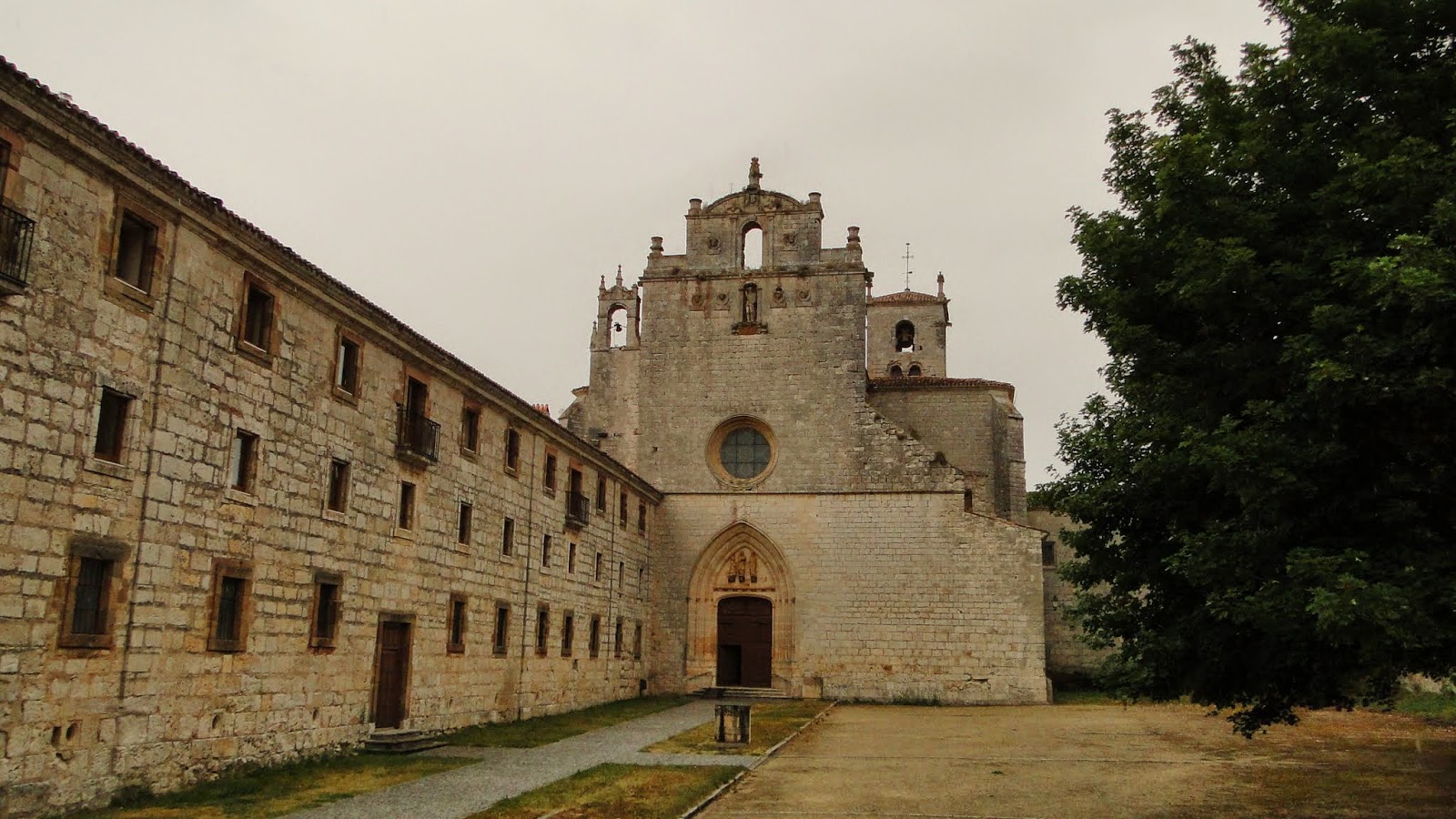 El sueño de la ruta del lobo: Castrillo del Val-Monasterio de San Pedro ...
