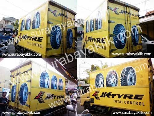 smart advertising: Pemasangan Stiker Mobil Box JK-Tyre